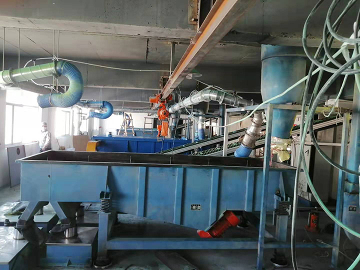 Inclined Vibrating Screen-DAHAN Vibration Machinery